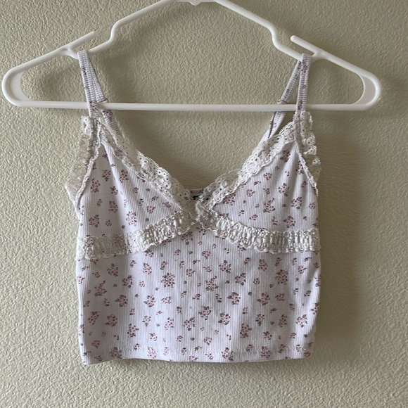 RSQ | Tops | 35 Rsq Lace Trim Floral Print Ribbed Crop Tank | Poshmark